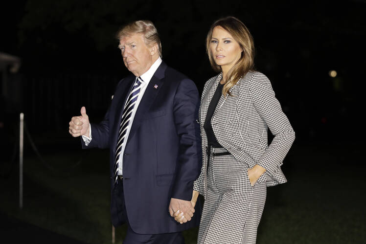 Donald Trump's Small Feet Get Mocked After He Posted a Photo for Pence ...
