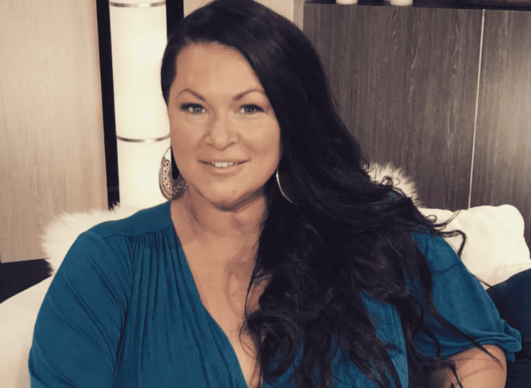 90 Day Fiancé: Molly Hopkins Wears Lingerie and Shows off Her Weight ...